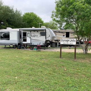 Twin Palms RV Park - Seguin, Texas - RV LIFE Campground Reviews